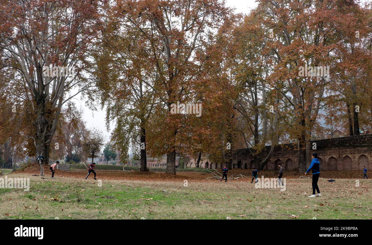 Srinagar, Kashmir, India. 27th Oct, 2022. Kashmiri boys were seen ...
