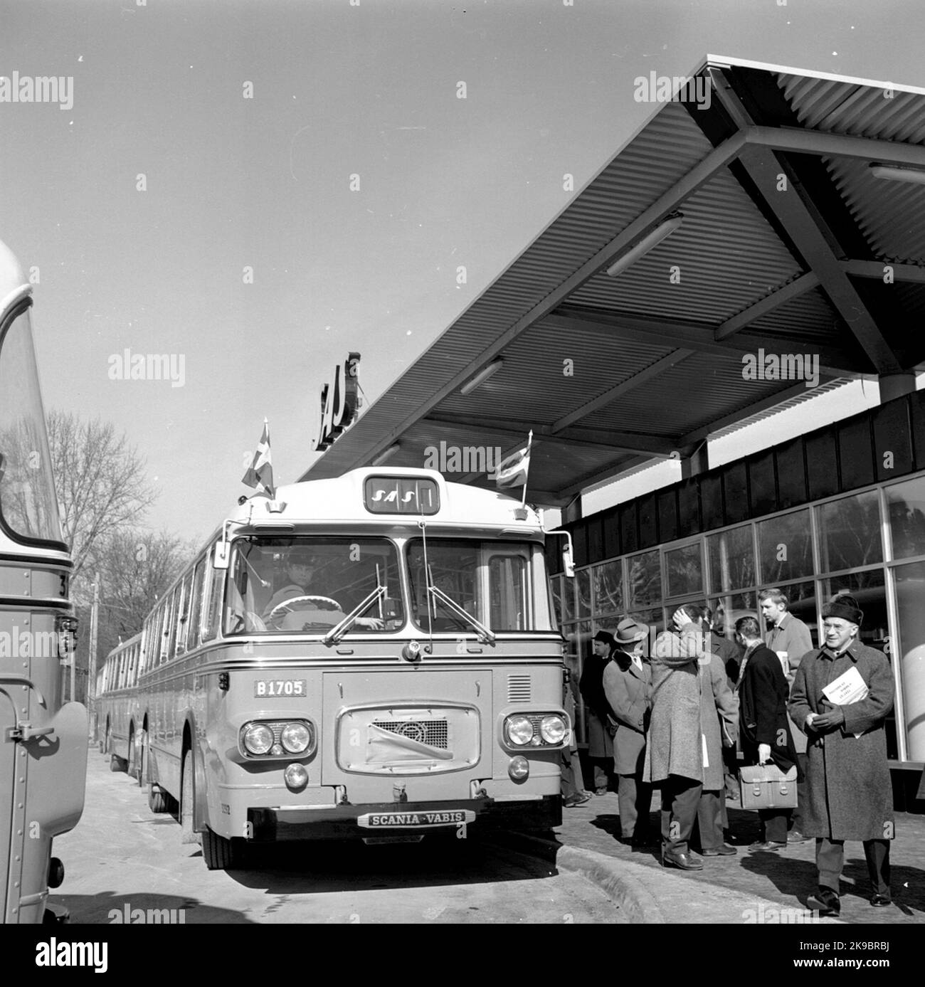 State Railways SJ Bus 3292, SAS terminal at Haga, Press View, Scania ...