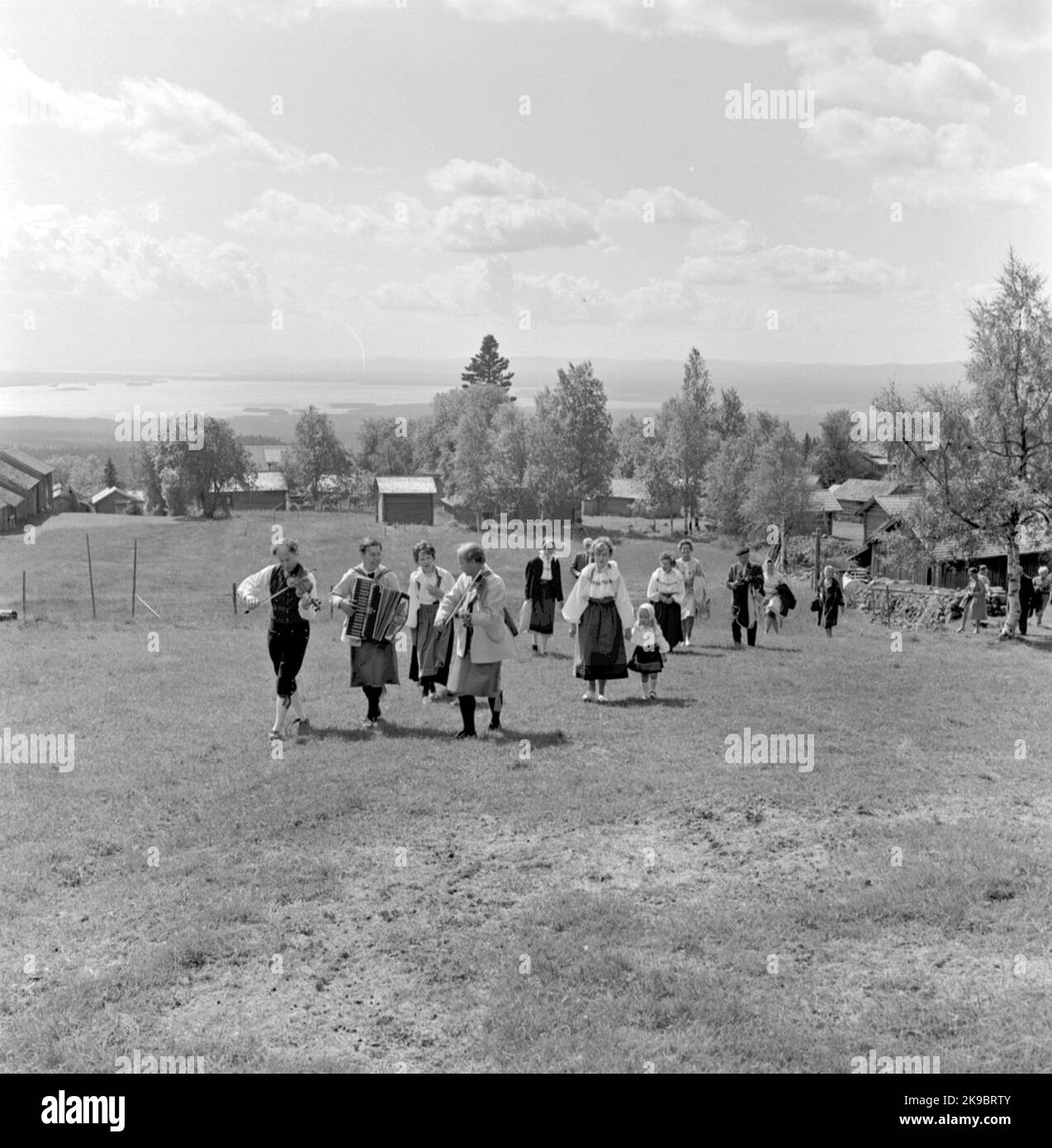 Sunlit railway Black and White Stock Photos & Images - Alamy