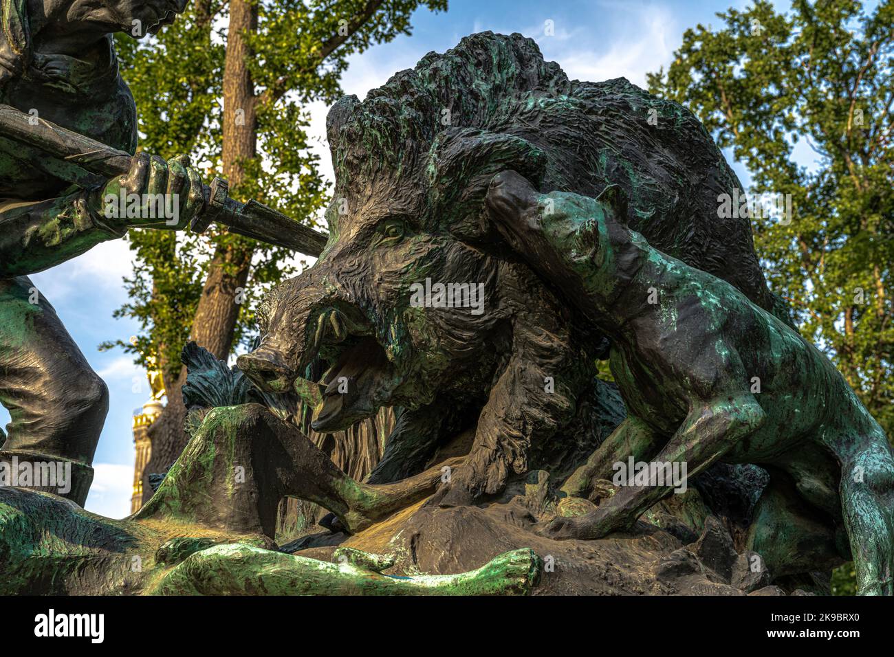Statue of hunting scene hi-res stock photography and images - Alamy