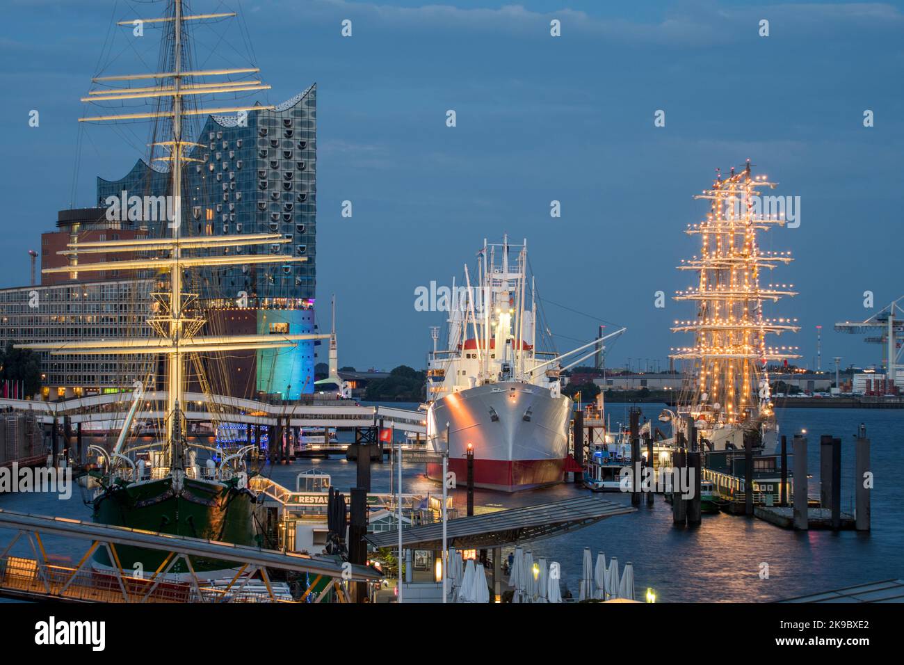 Cruisedays hi-res stock photography and images - Alamy