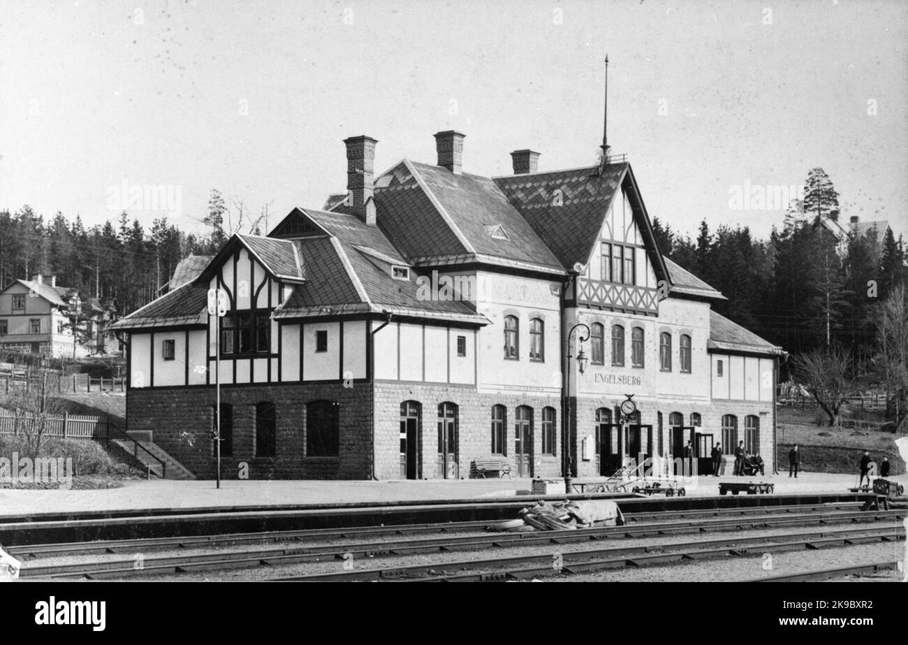 Combined station/postal station since 1865. There was no actual station ...