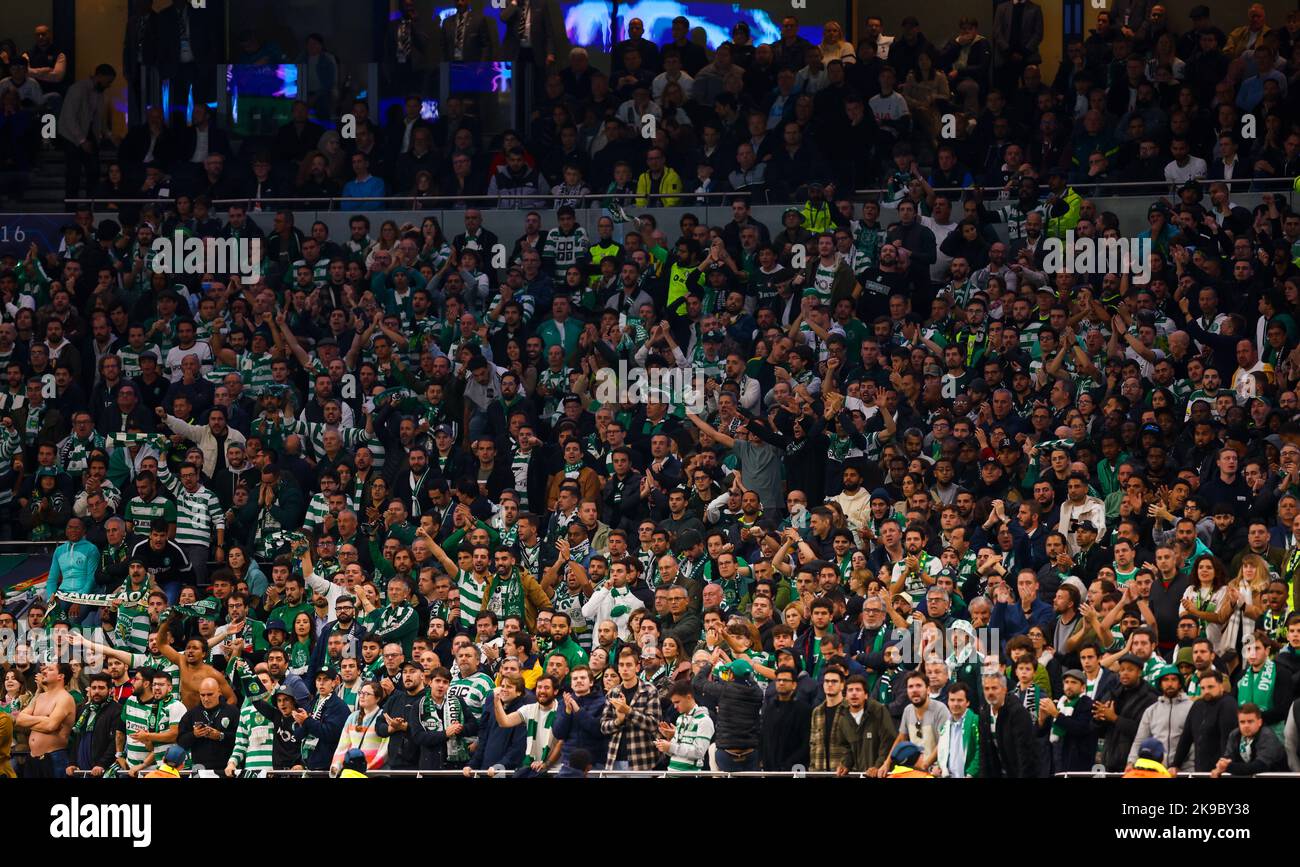 Sporting clube de portugal fans hi-res stock photography and images - Alamy