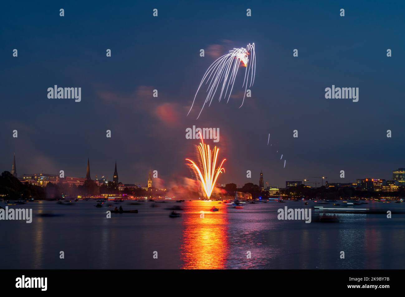 Elbphilharmonie bei hafencity hi-res stock photography and images - Alamy