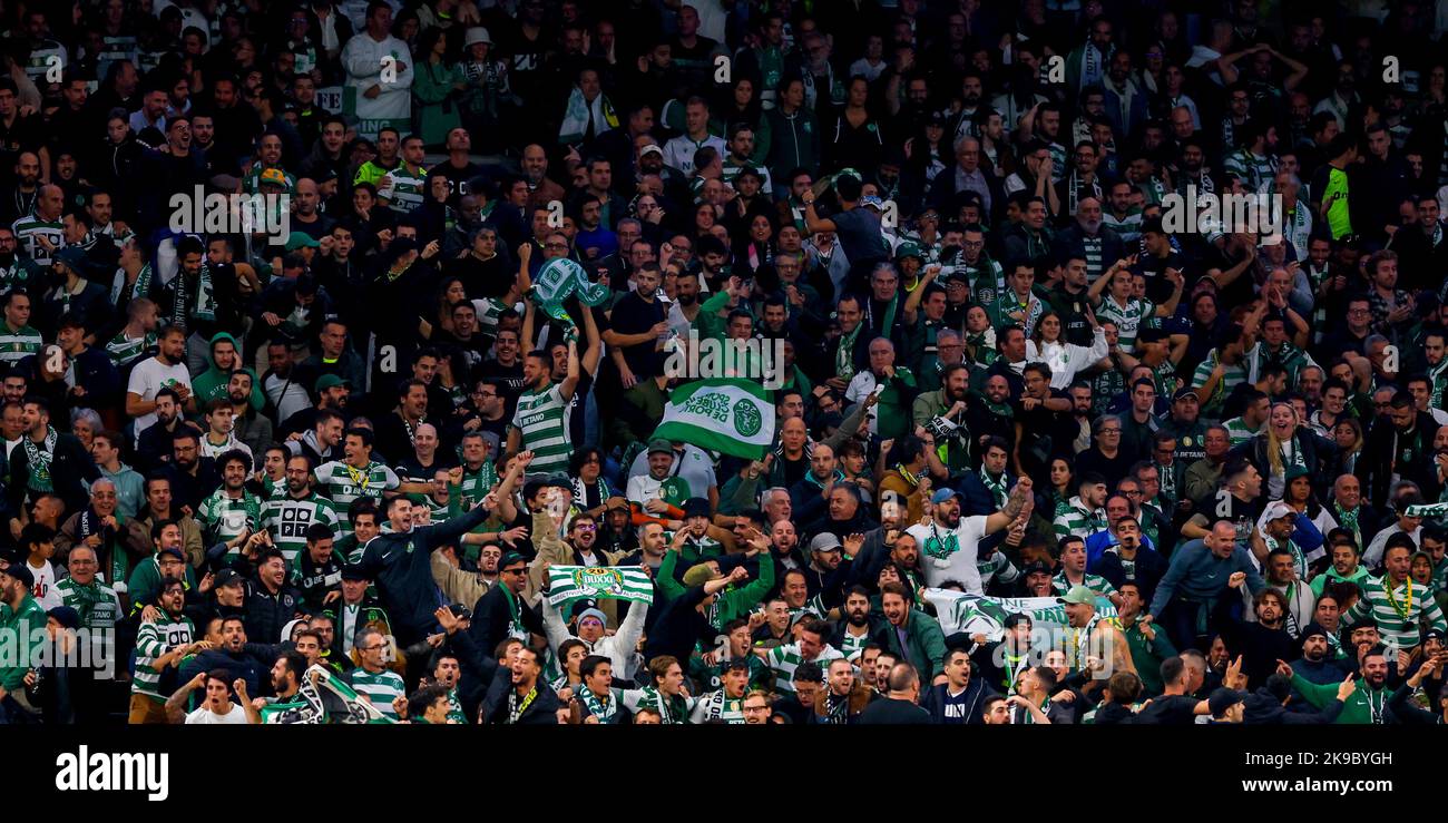 Sporting clube de portugal fans hi-res stock photography and images - Alamy