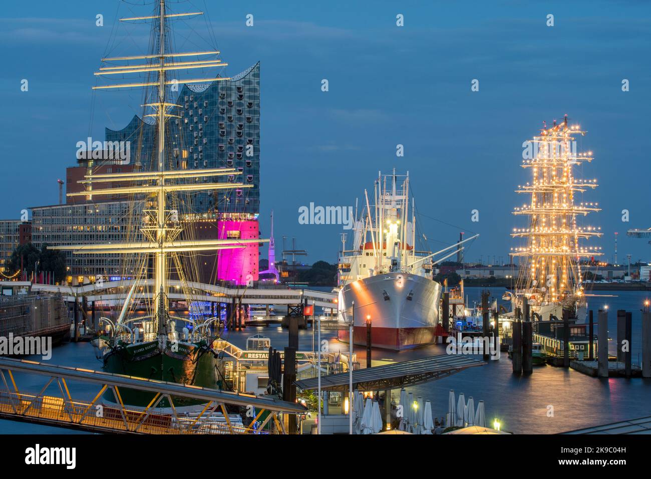 Elbphilharmonie bei hafencity hi-res stock photography and images - Alamy