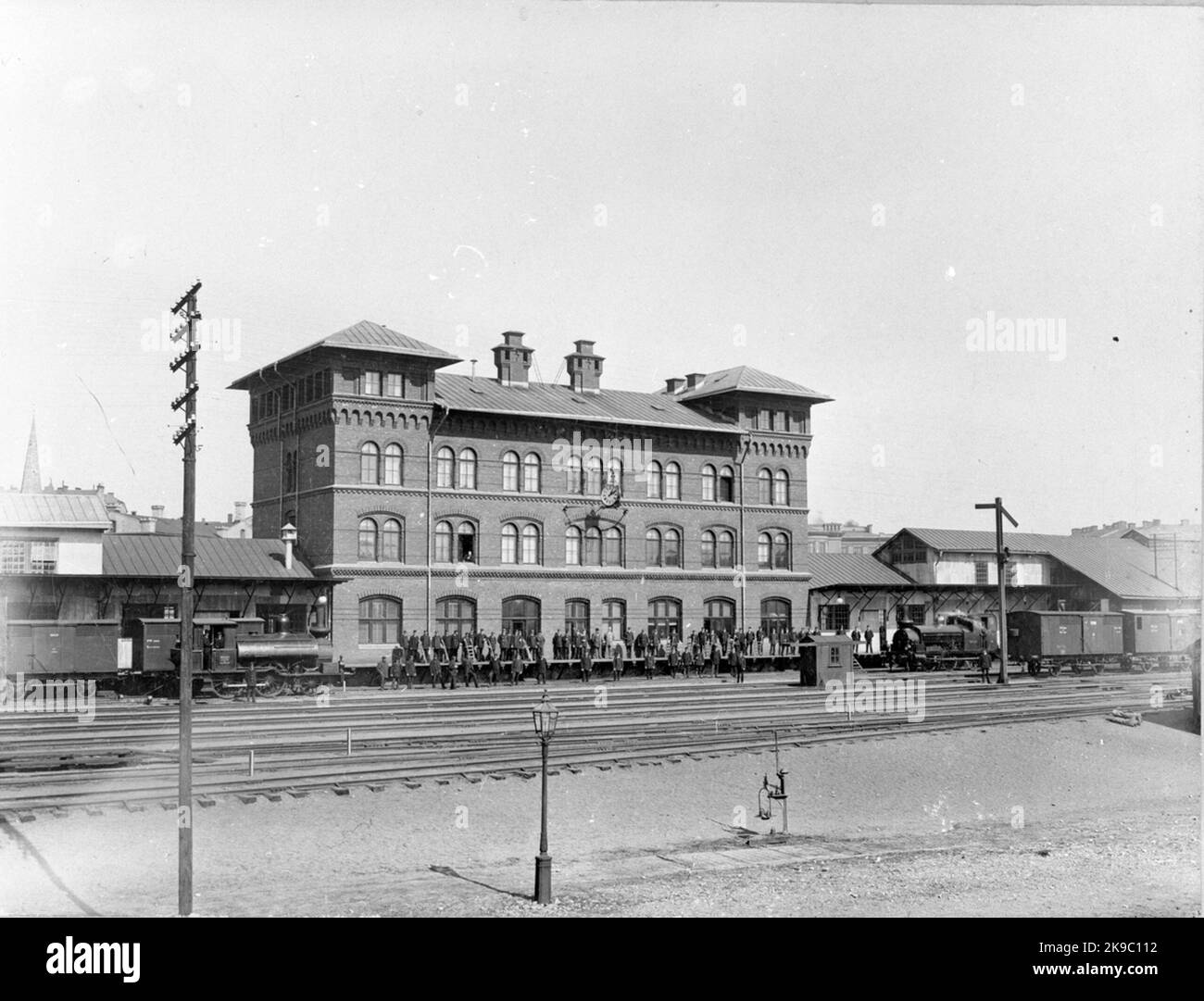 The State Railways, SJ and 386 and SJ X 288 "Räfven". Norra station ...
