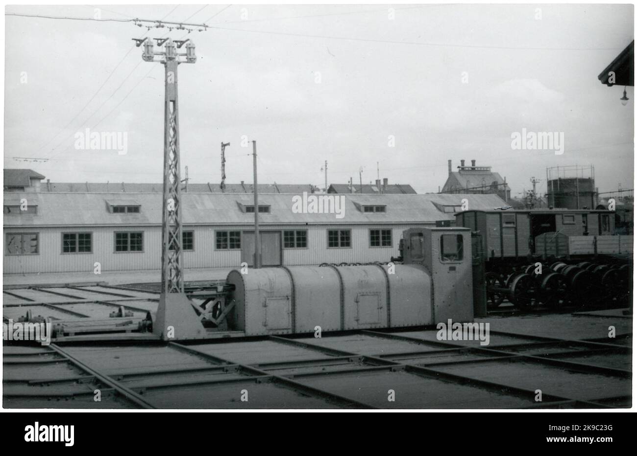 Power line and traverse at the yard Stock Photo - Alamy