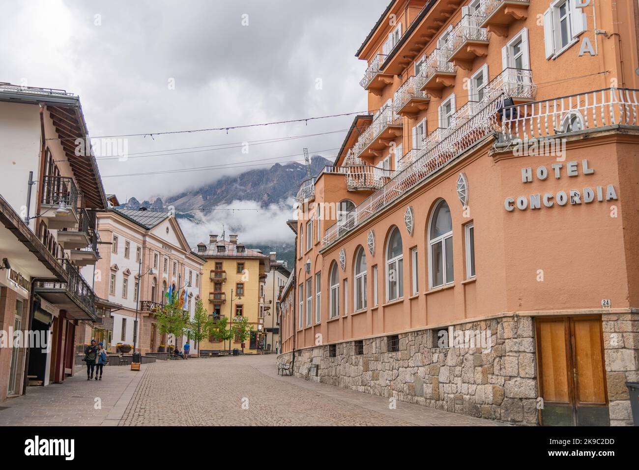 Cortina italy street snow hi-res stock photography and images - Alamy