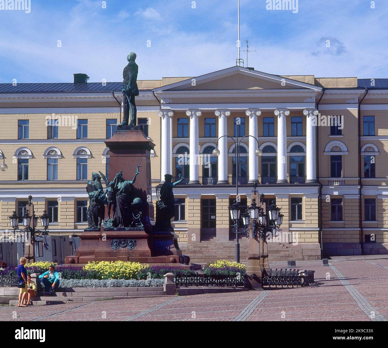ESCULTURA DEL ZAR ALEJANDRO II FRENTE AL EDIFICIO DEL SENADO - S XIX ...