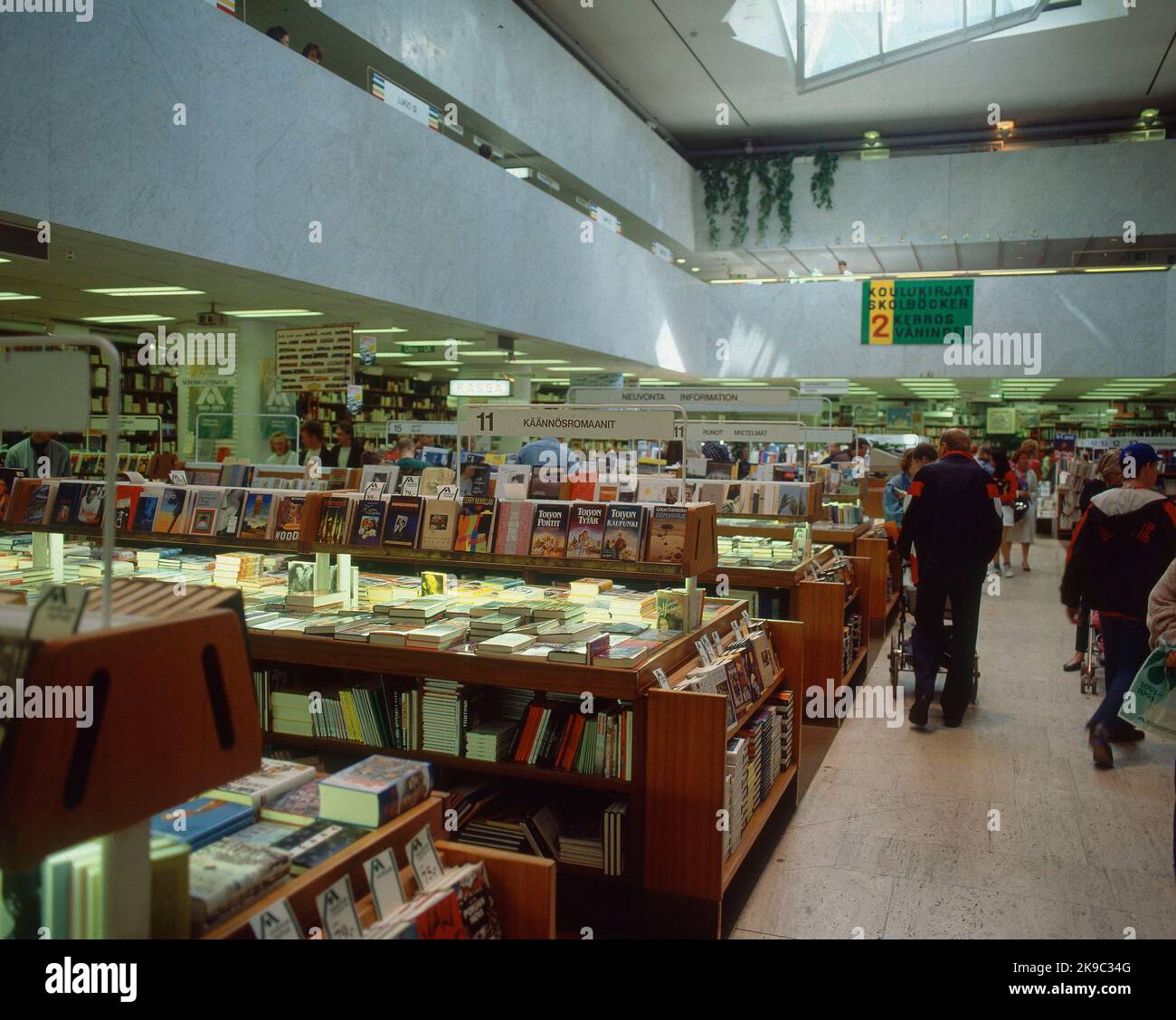 Libreria interior hi-res stock photography and images - Alamy Libreria interior hi-res stock photography and images - Alamy