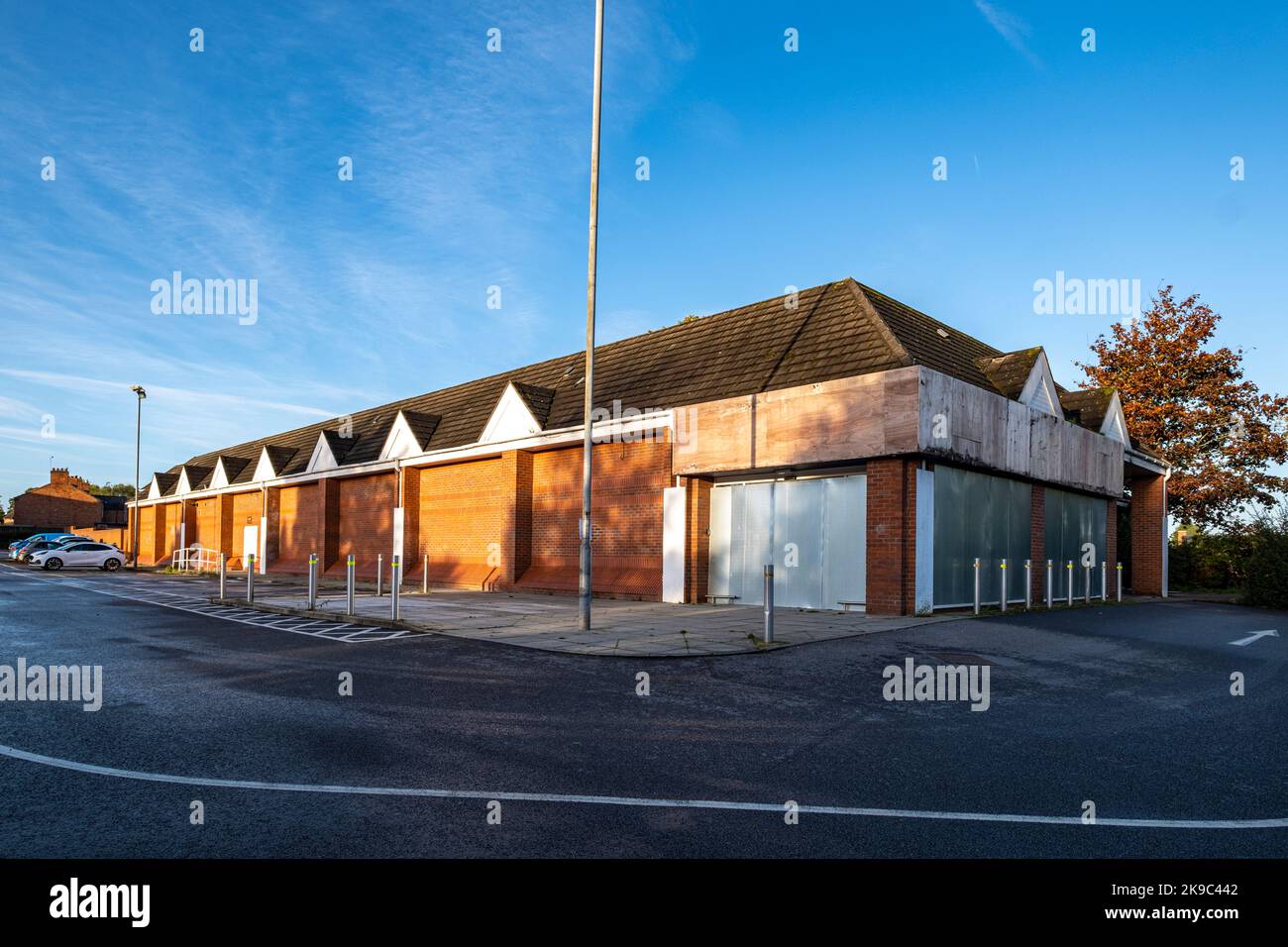 Closed down and boarded up Tesco and later became Jack's supermarket in ...