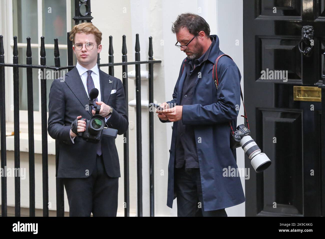 London, UK. 25th Oct, 2022. Simon Walker (R) outside No 11 Downing ...