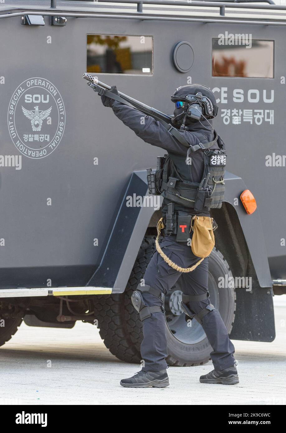 Goyang, South Korea. 27th Oct, 2022. South Korean police Special ...