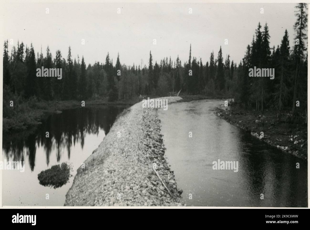 Water divider at Railway Bridge over Stenbäcken Stock Photo - Alamy