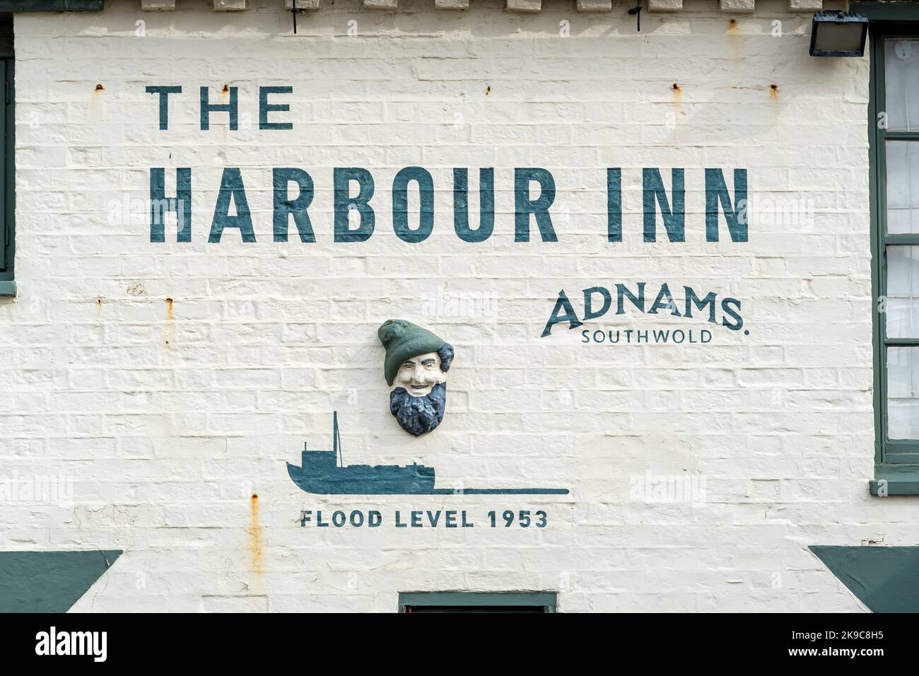 The Harbour Inn showing 1953 flood level, Southwold riverside hostelry ...