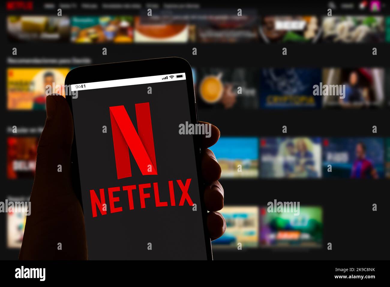 Netflix homepage hi-res stock photography and images - Alamy