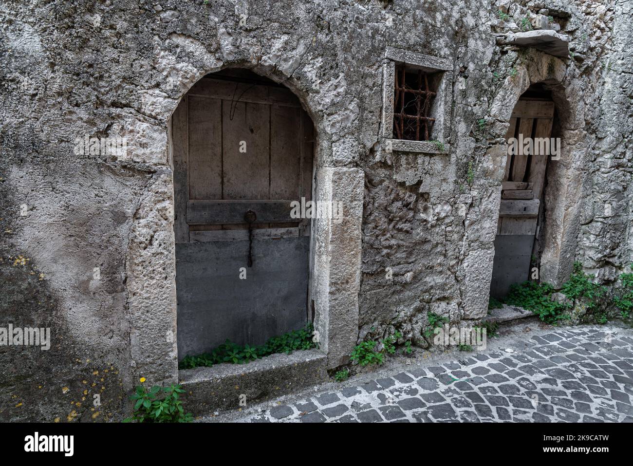 Pesche, village in the province of Isernia, in Molise, perched along ...
