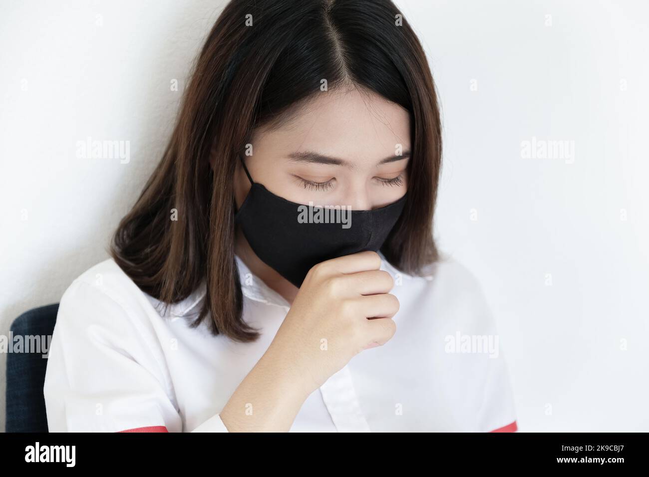 Woman wearing mask shows hi-res stock photography and images - Alamy