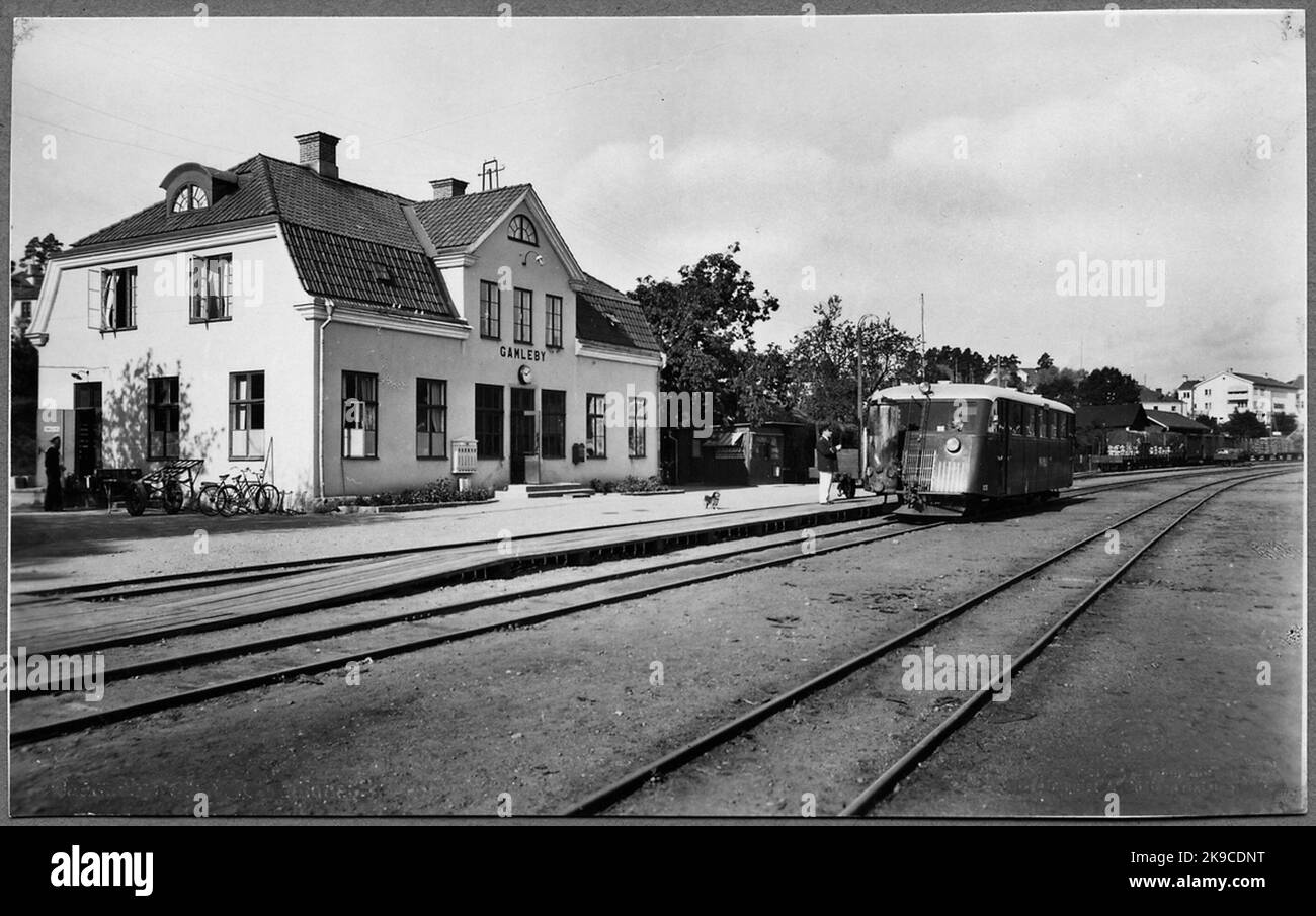Gamleby station. Gaulus -driven NVHJ Motorvagn 125 Stock Photo - Alamy