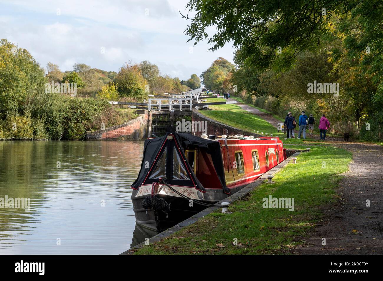 Barge at the bottom of lock gates hi-res stock photography and images ...