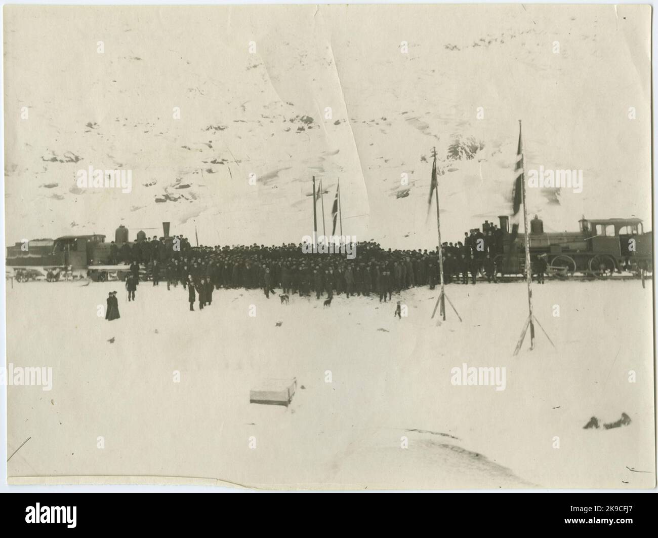 Swedish and Norwegian trains meet for the first time at the national ...