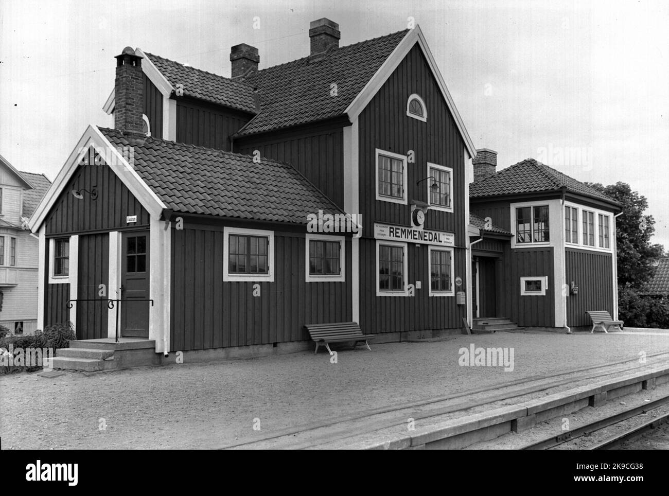 The station was opened on October 15, 1916 as a stop and was then ...