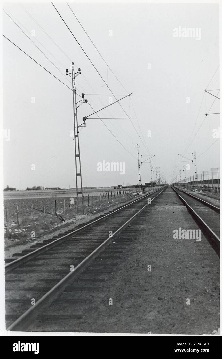 Electrified double track. Line Hallsberg - Örebro Stock Photo - Alamy