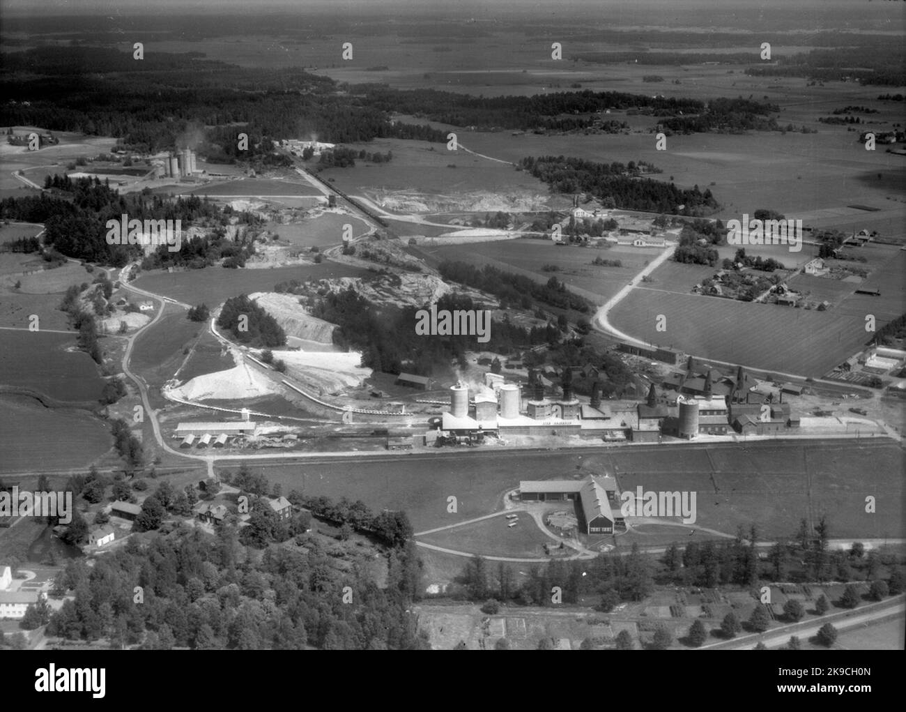 Aerial manufacturing plant Black and White Stock Photos & Images - Alamy
