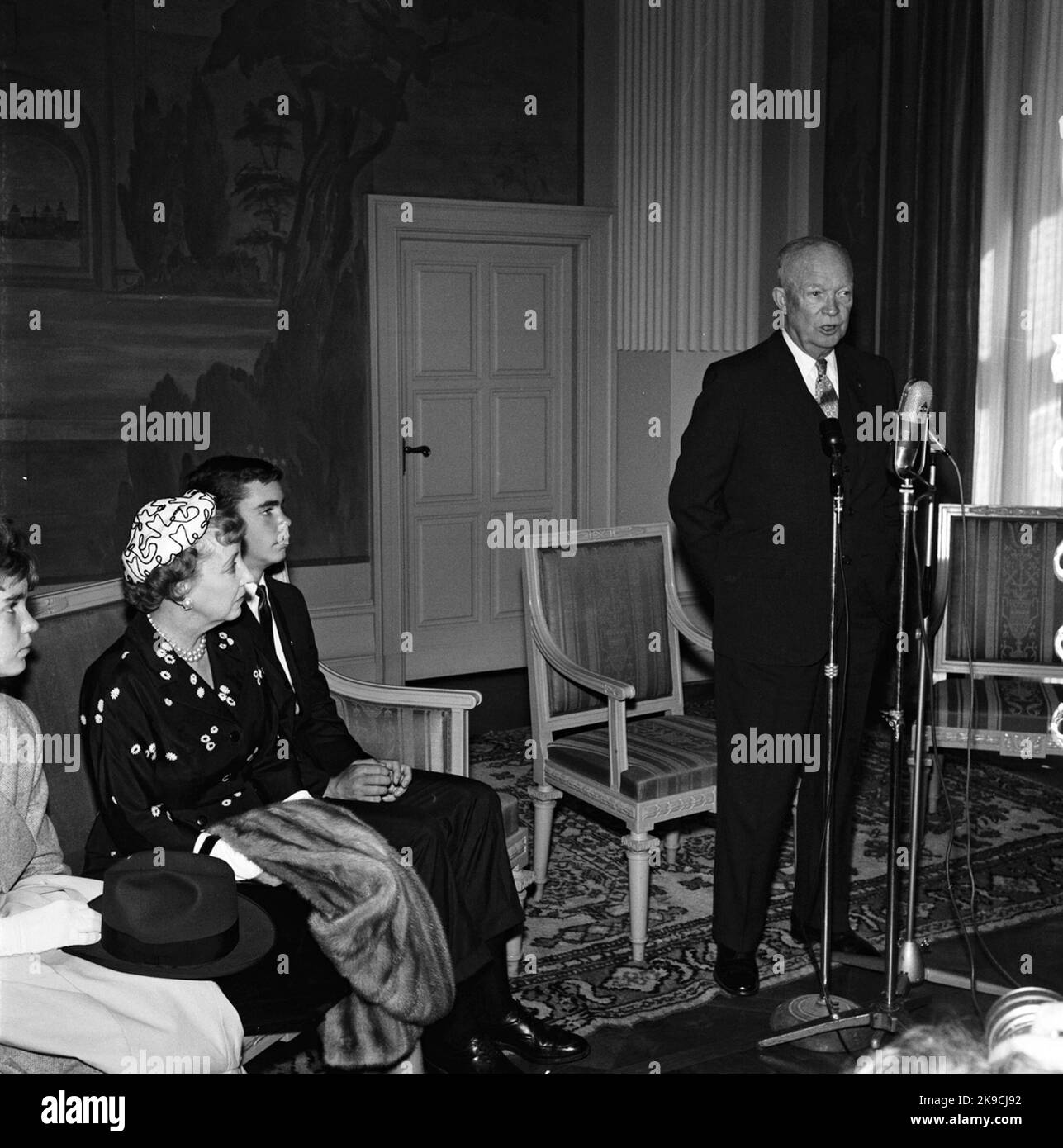US President (1953-1961) Dwight David Eisenhower gives speeches Stock ...