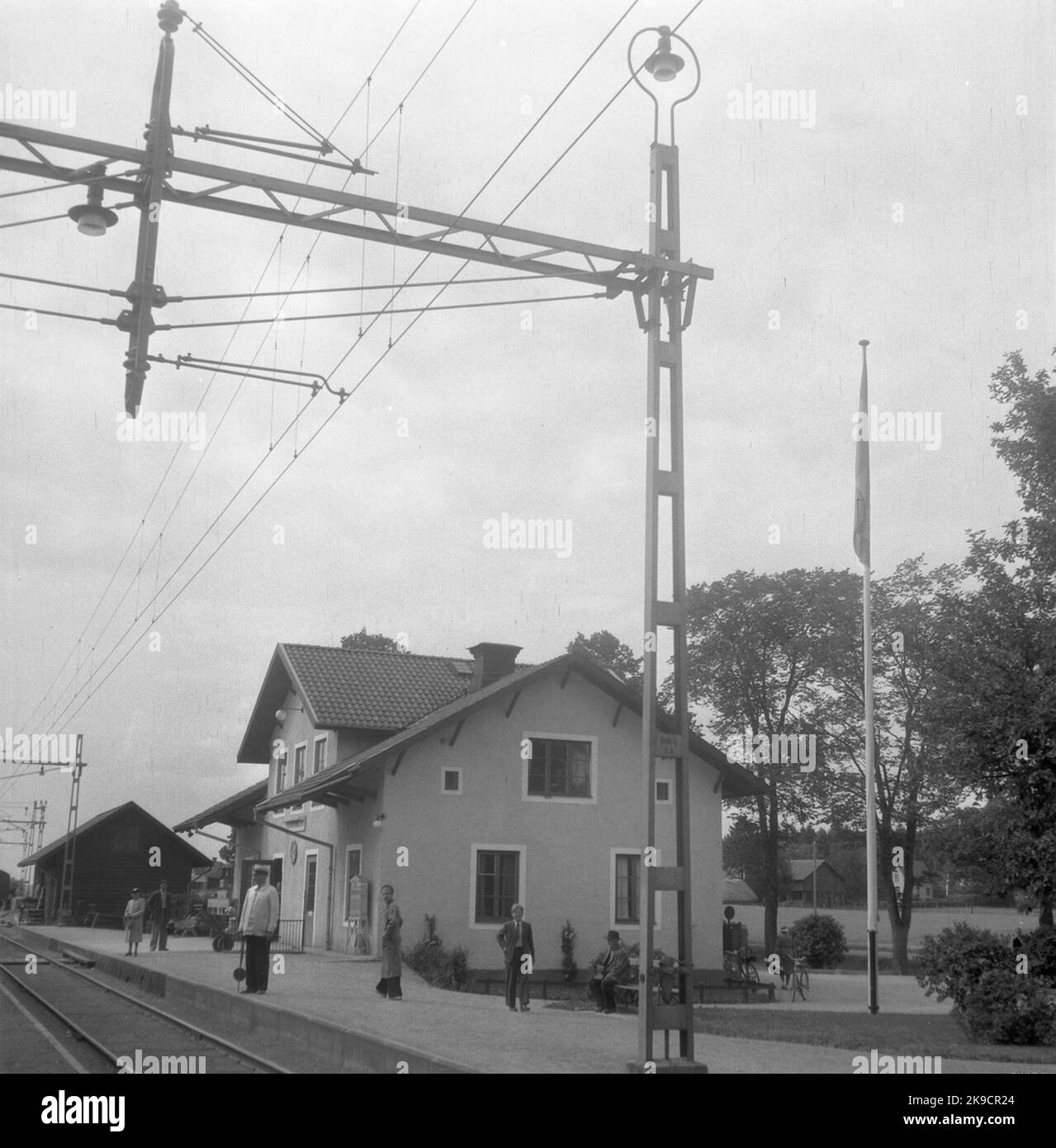 Vittinge station with station inspector dressed in summer uniform Stock ...