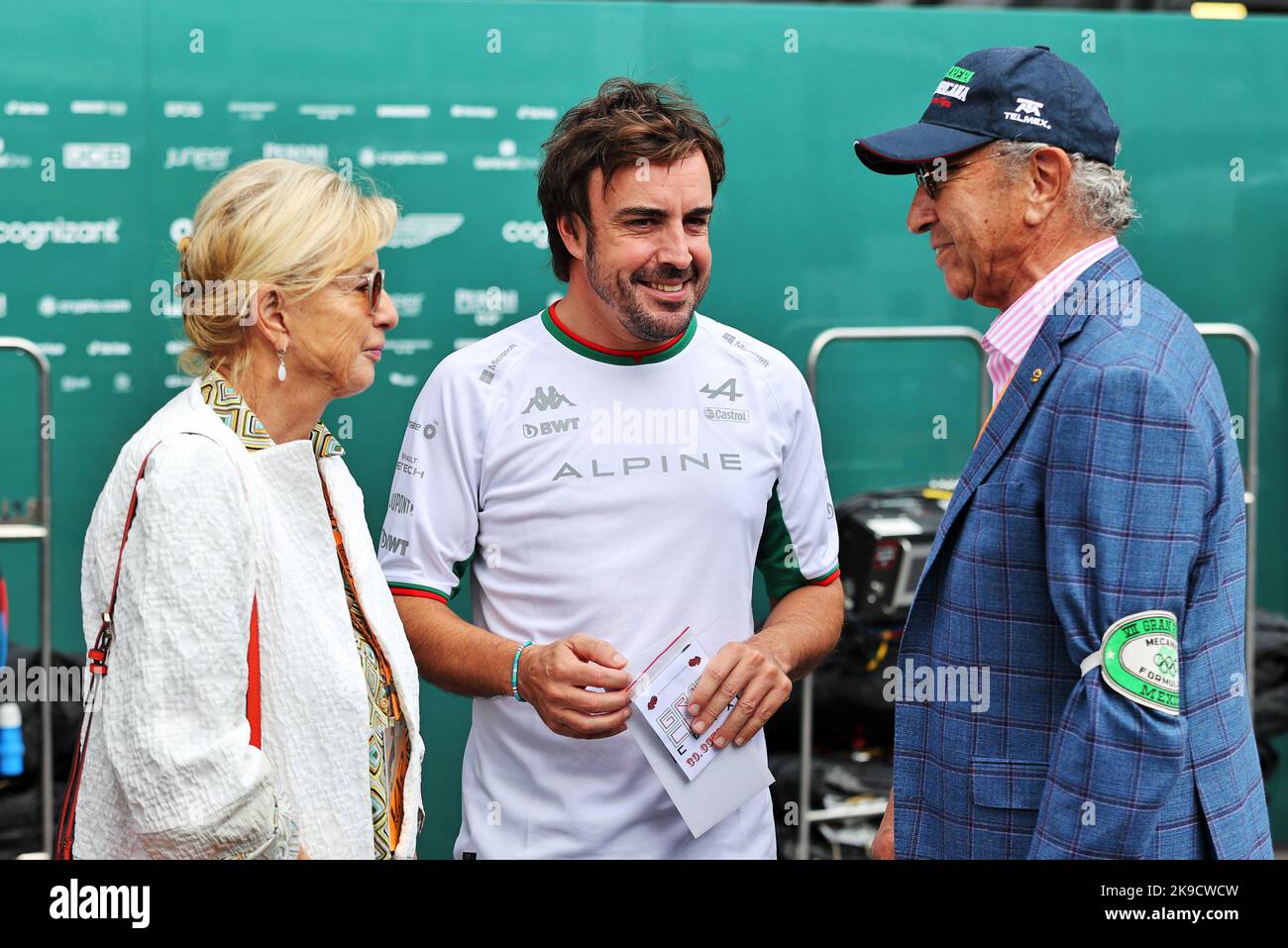 Mexico City, Mexico. 27th Oct, 2022. Fernando Alonso (ESP) Alpine F1 Team (Centre) with Jo ...