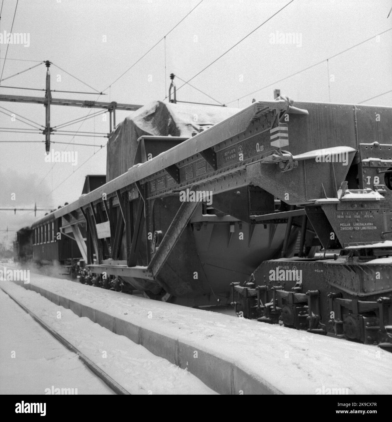 State Railways, SJ 100019 Q23. Freight wagon with long -disassembled ...