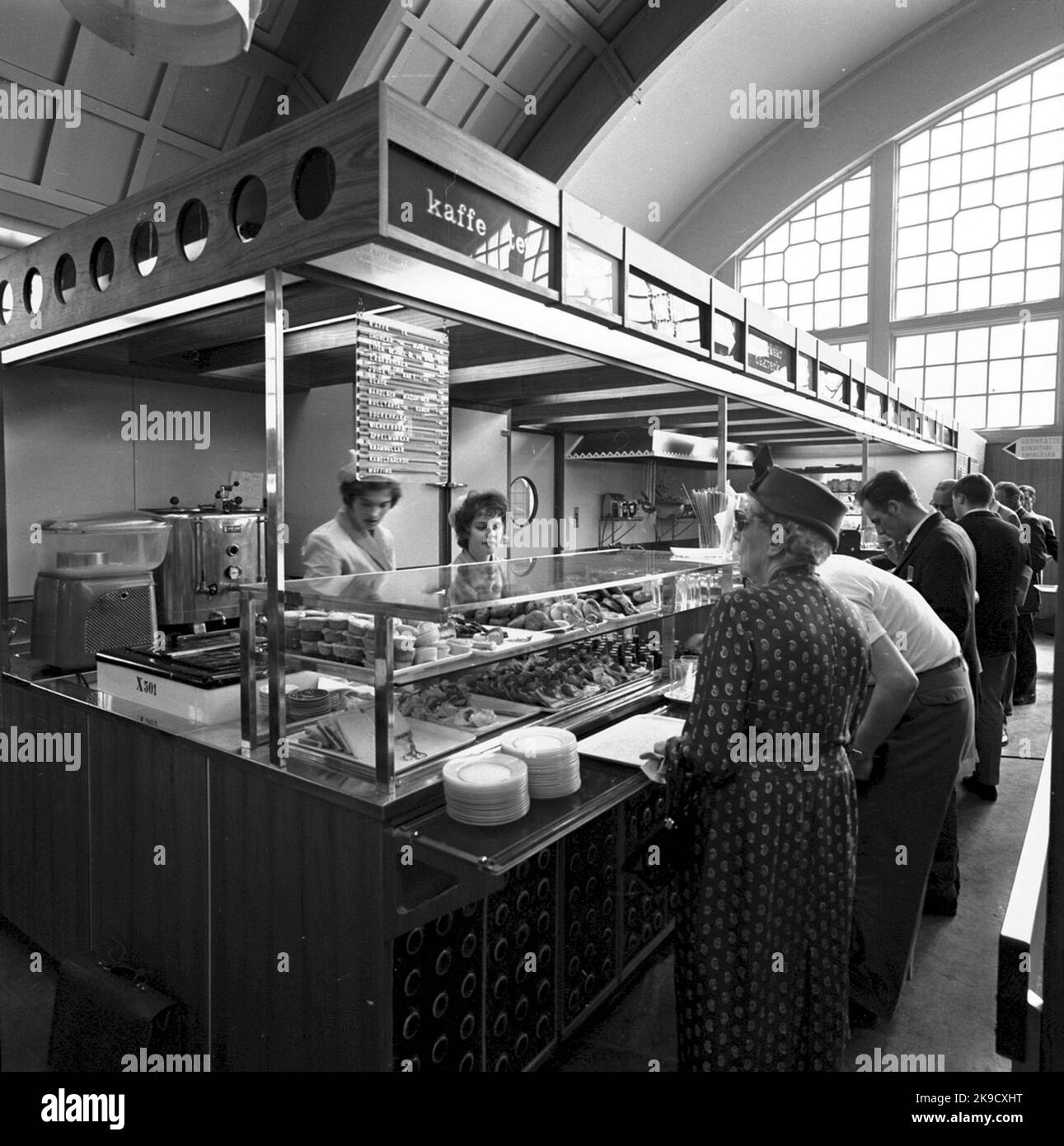 Traffic restaurant "Hyllan", Stockholm Central Stock Photo - Alamy
