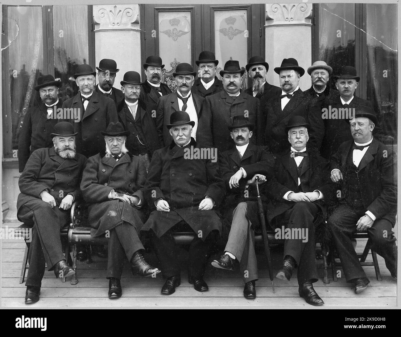 Group photo railway officials, Stockholm Central. The upper row stands ...