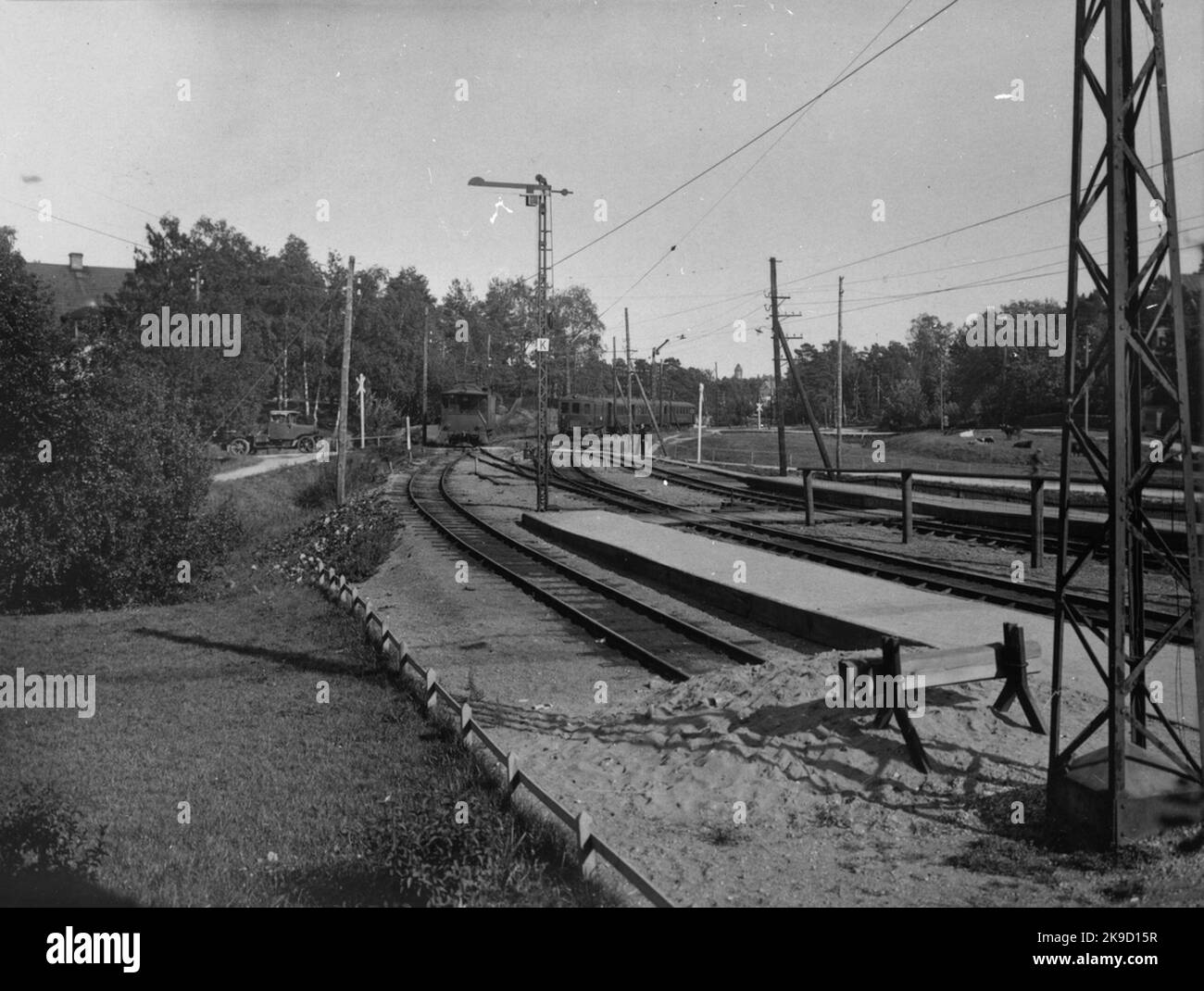Perrong and yard at Djursholm's Ösby railway station. The station was ...