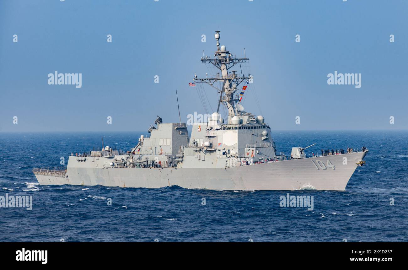 Arleigh Burke-class guided-missile destroyer USS Sterett (DDG 104) U.S ...