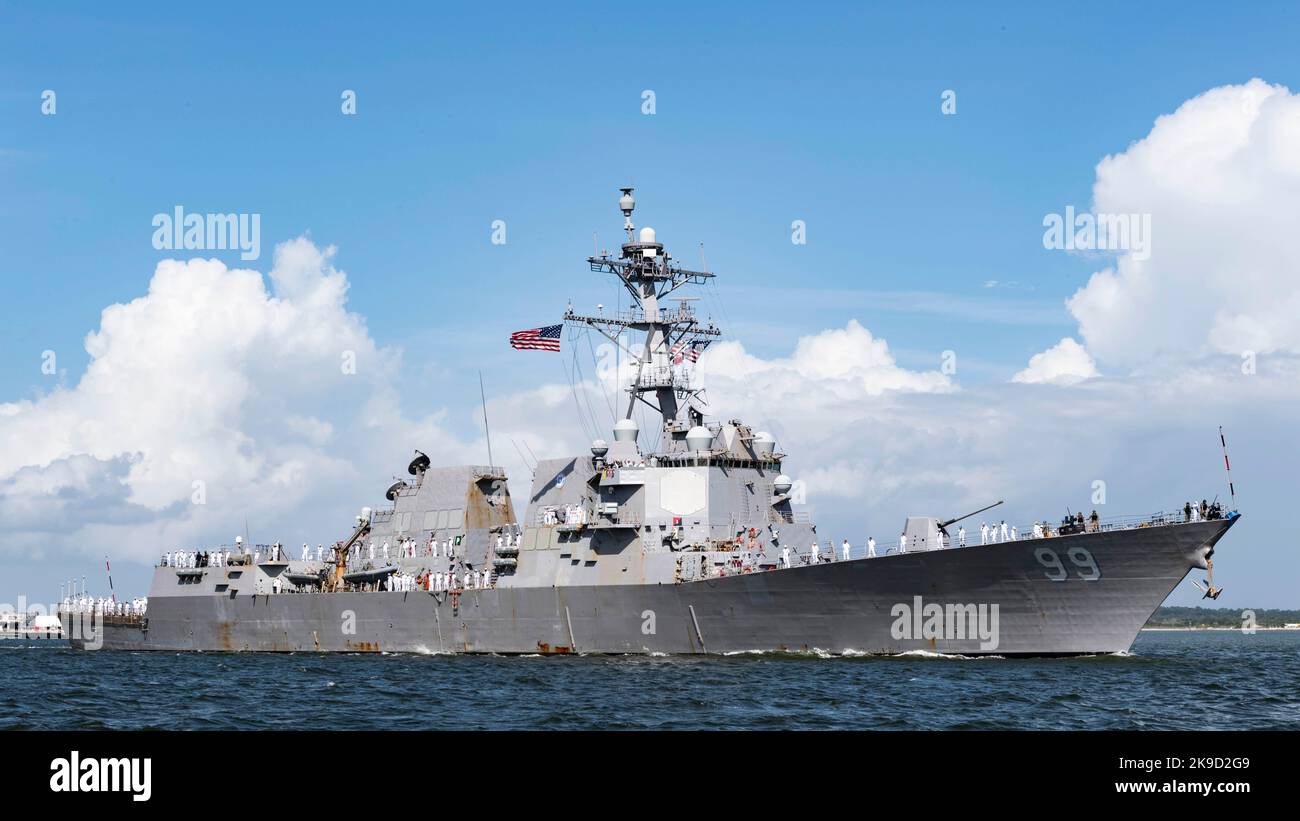 The Arleigh Burke-class guided-missile destroyer USS Farragut (DDG 99 ...