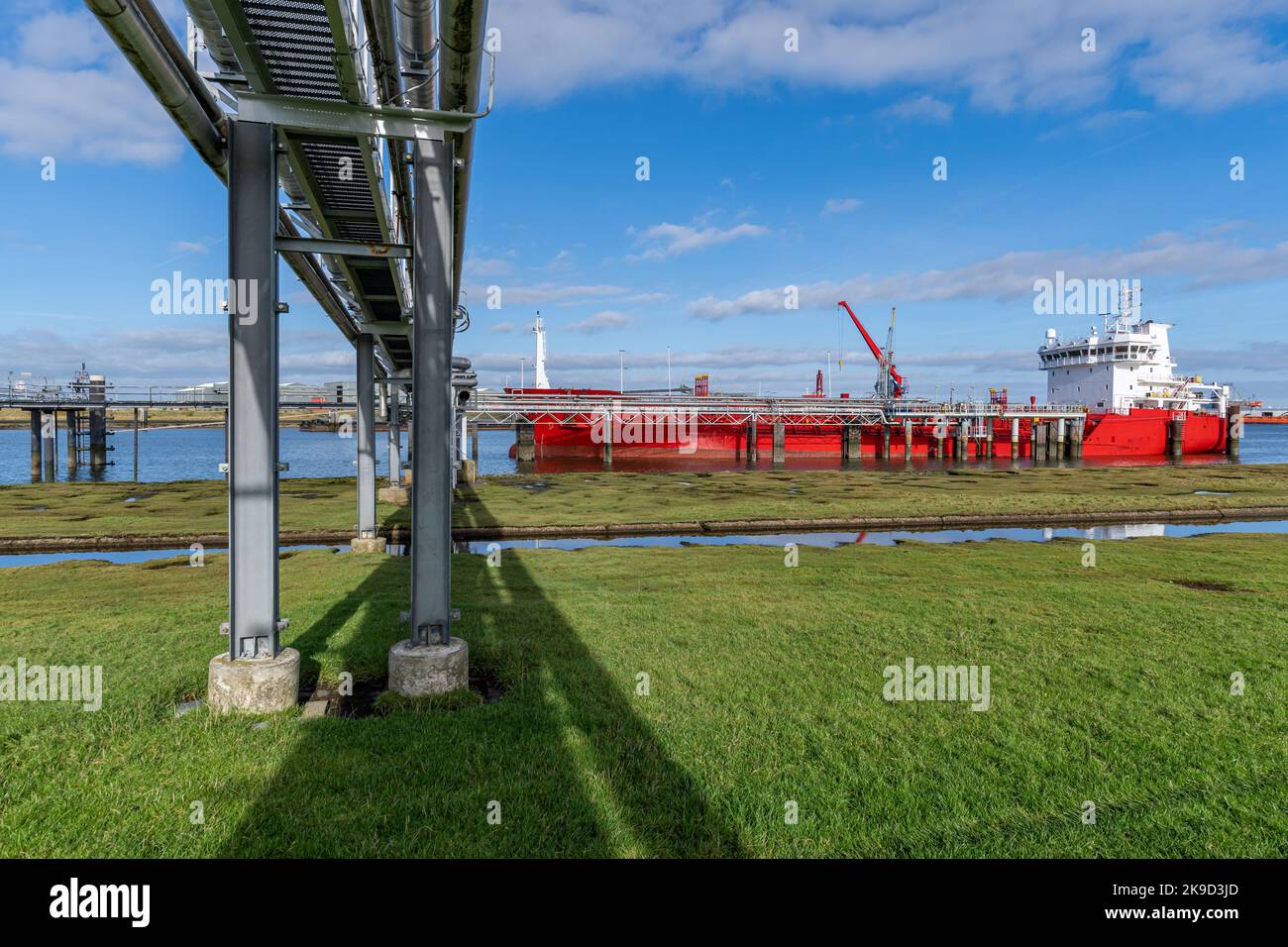 tanker at oil terminal in harbour Stock Photo - Alamy