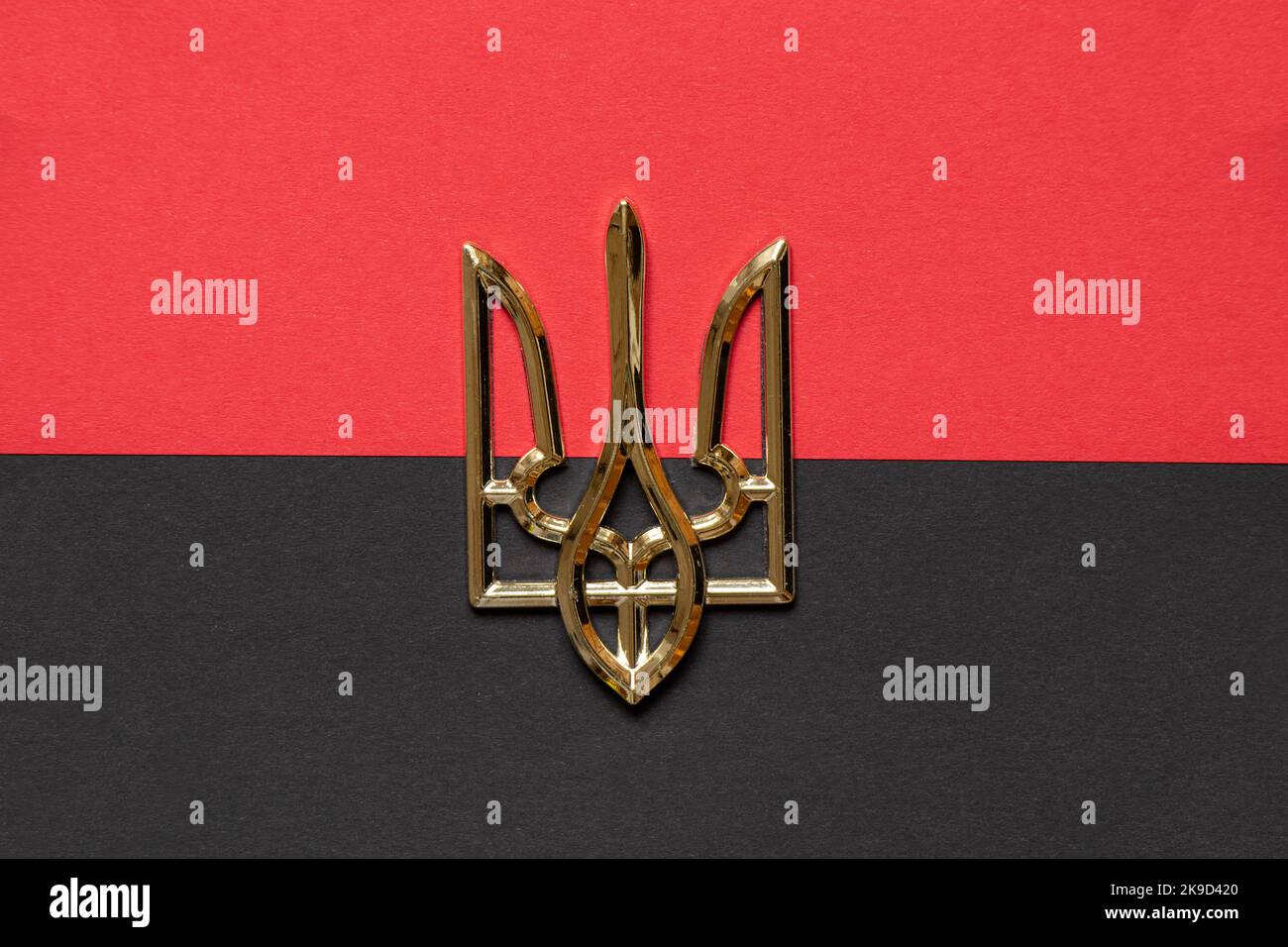 Flag of the Organization of Ukrainian Nationalists and the coat of arms ...