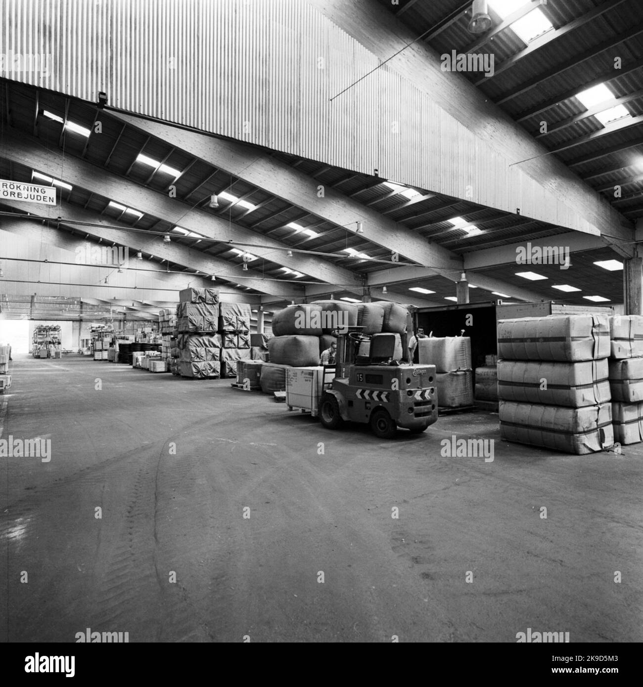 Freight handling hi-res stock photography and images - Alamy