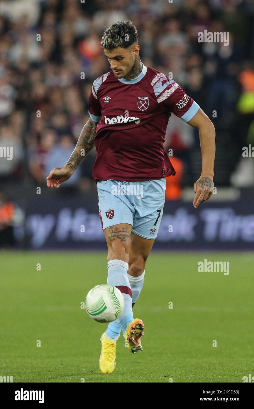 Scamacca west ham hi-res stock photography and images - Alamy
