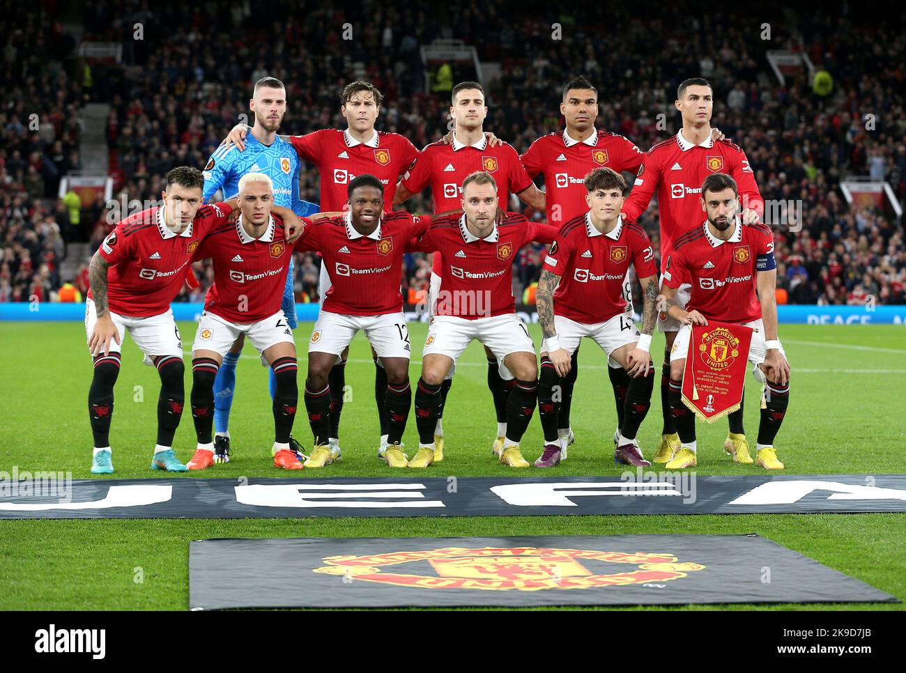 Manchester United team line up, back row, left to right, David de Gea ...