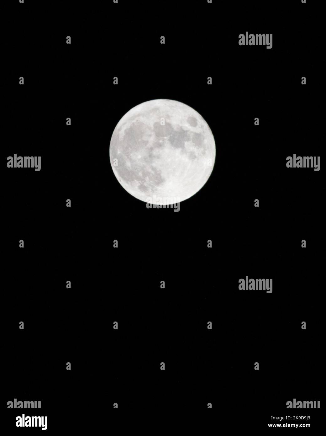Moon in the center hi-res stock photography and images - Alamy