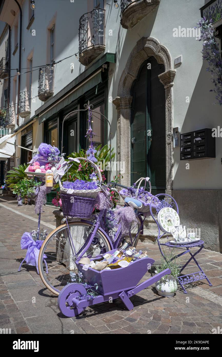 Lavender display stand, Via Calvi in the lakeside town of Menaggio ...