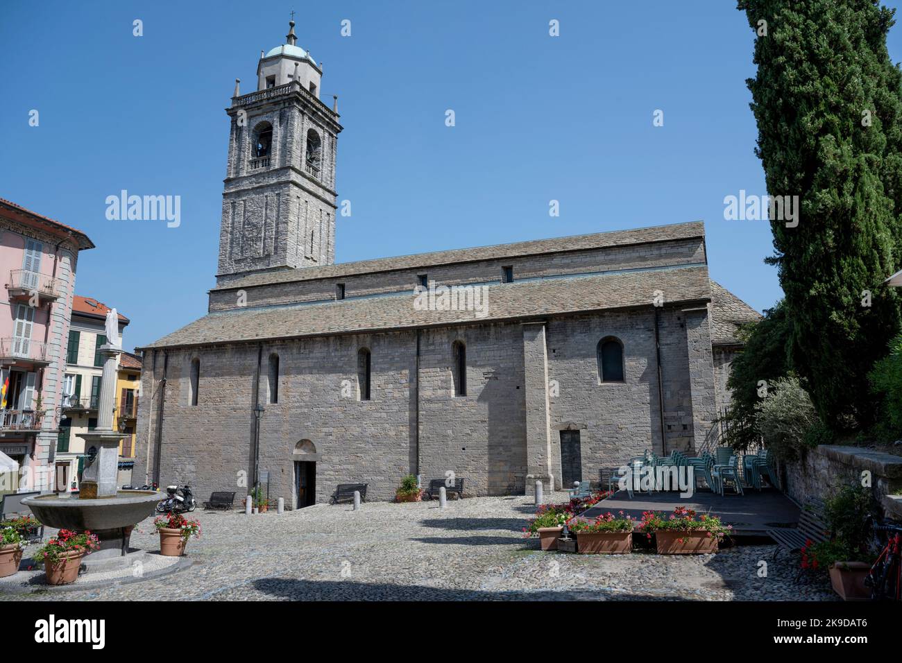 Basilica of St. Giacomo (Chiesa prepositurale di San Giacomo), Bellagio ...