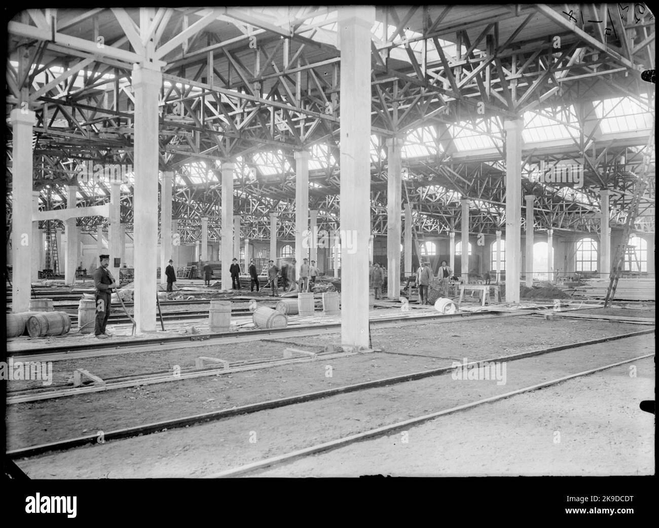 Construction of the wagon workshop at the State Railway's railway ...