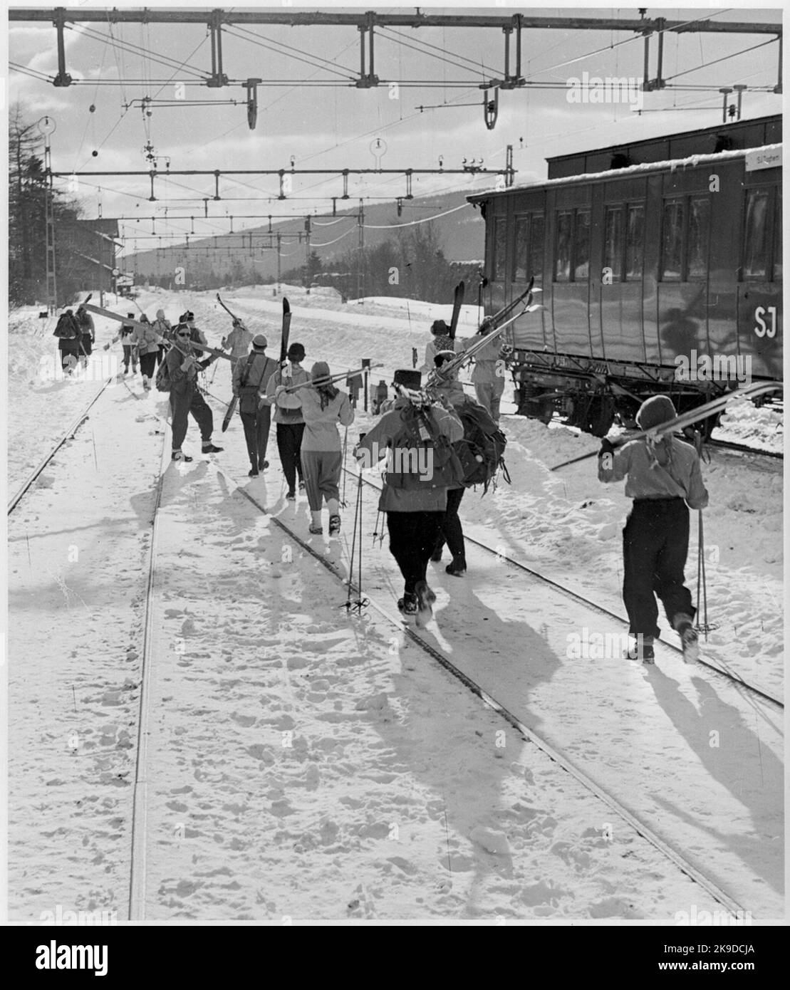 State Railways, SJ Train Home. Wagon sj c07 as a staff car in the train ...