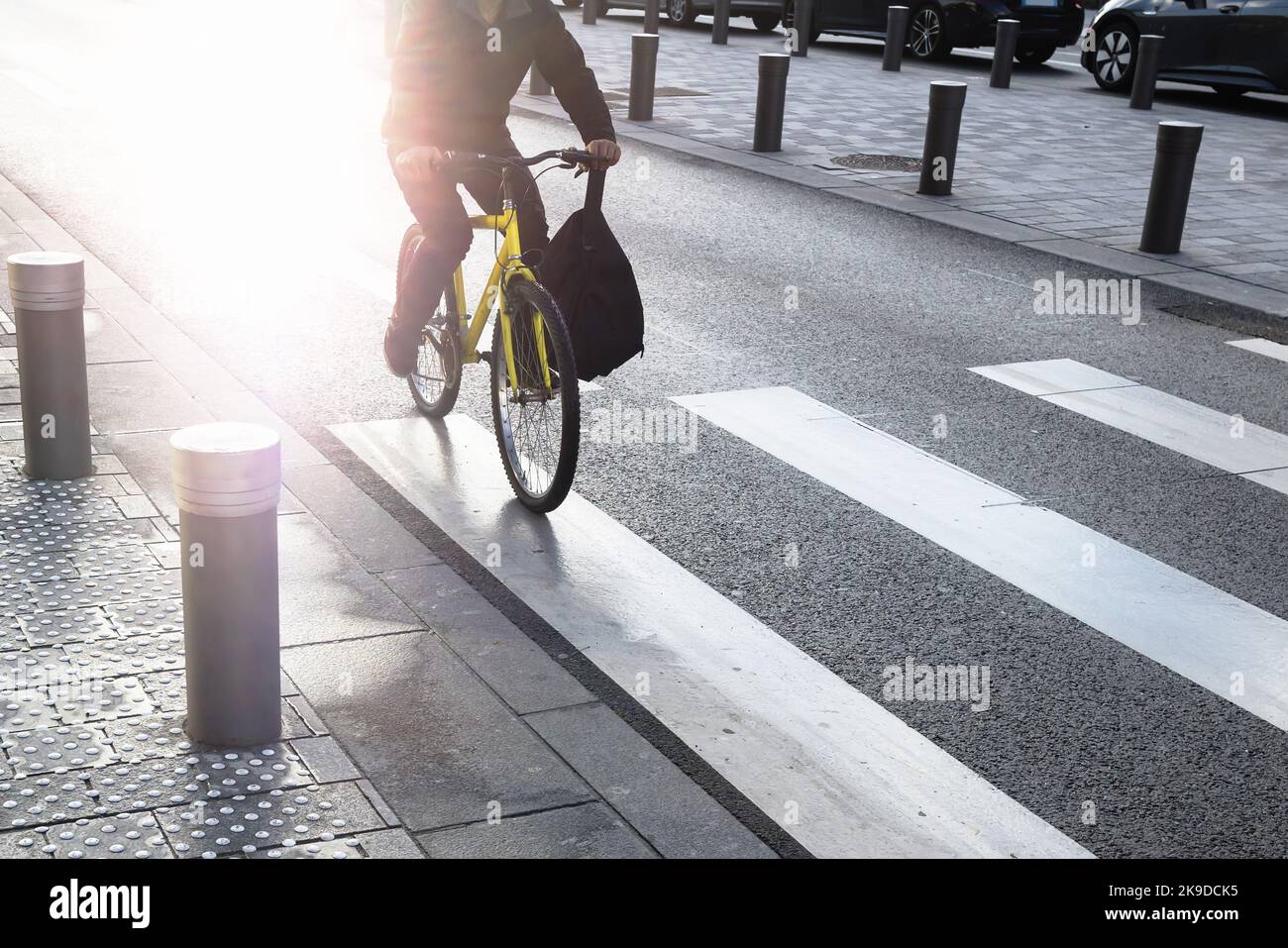 bicycle rider on the move on a city street Stock Photo - Alamy