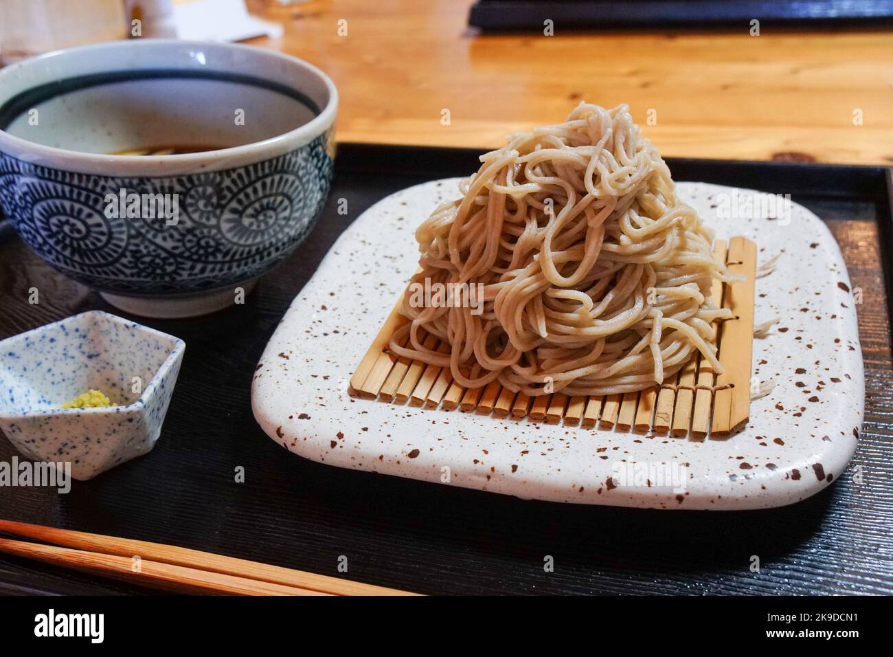 Japanese traditional zaru soba buckwheat noodles Stock Photo - Alamy